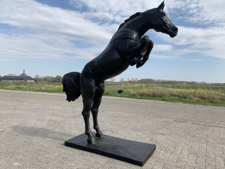 Bronze statues - Obeau