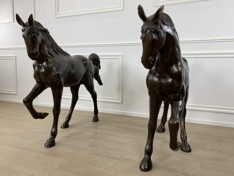 Bronze statues - Obeau